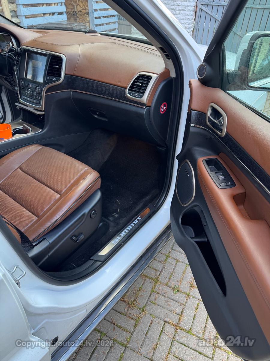 Balts Jeep Grand Cherokee 2016 Tallina, ar dzinēja tilpumu 3.00 L un nobraukumu 183 tūkst. km par 17900 €, foto 14 vietnē AUTOMOTO.COM.LV