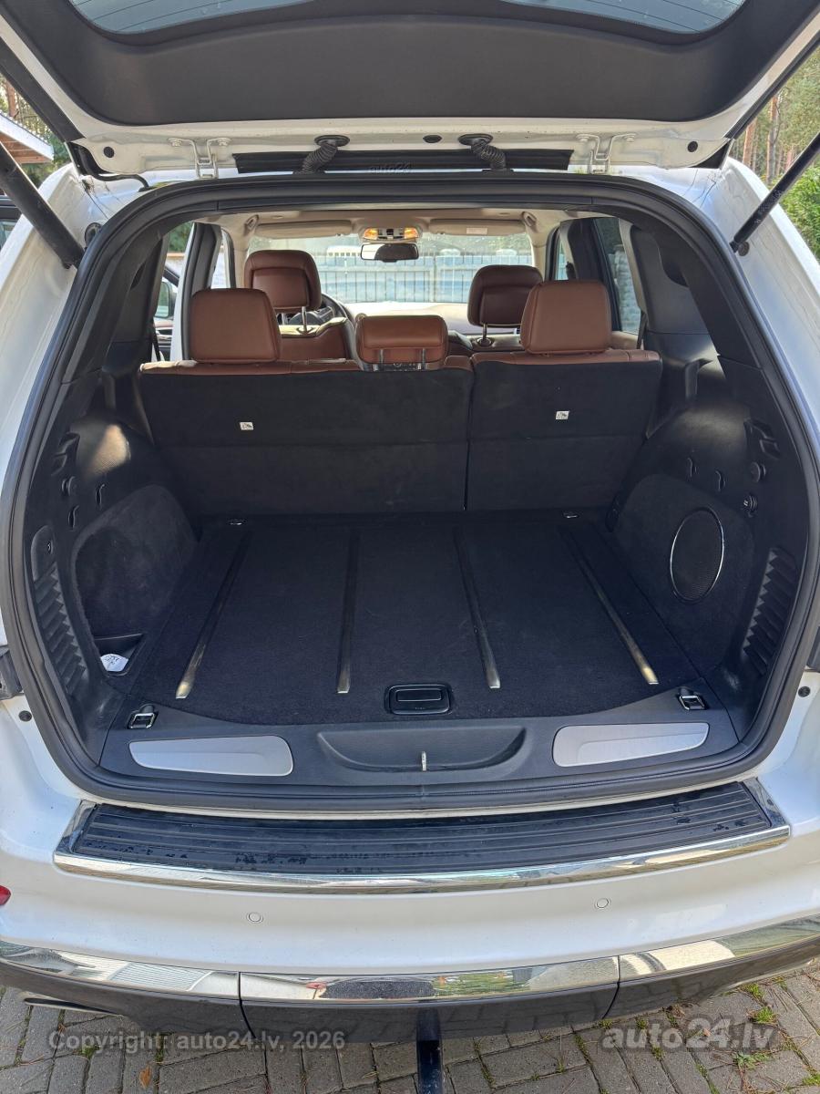 Balts Jeep Grand Cherokee 2016 Tallina, ar dzinēja tilpumu 3.00 L un nobraukumu 183 tūkst. km par 17900 €, foto 17 vietnē AUTOMOTO.COM.LV