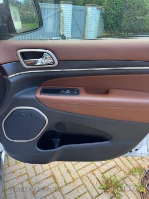 Balts Jeep Grand Cherokee 2016 Tallina, ar dzinēja tilpumu 3.00 L un nobraukumu 183 tūkst. km par 17900 €, foto 24 vietnē AUTOMOTO.COM.LV
