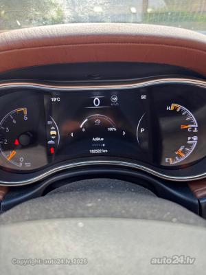 Balts Jeep Grand Cherokee 2016 Tallina, ar dzinēja tilpumu 3.00 L un nobraukumu 183 tūkst. km par 17900 €, foto 25 vietnē AUTOMOTO.COM.LV