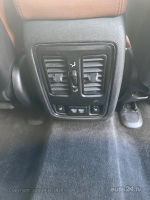 Balts Jeep Grand Cherokee 2016 Tallina, ar dzinēja tilpumu 3.00 L un nobraukumu 183 tūkst. km par 17900 €, foto 27 vietnē AUTOMOTO.COM.LV