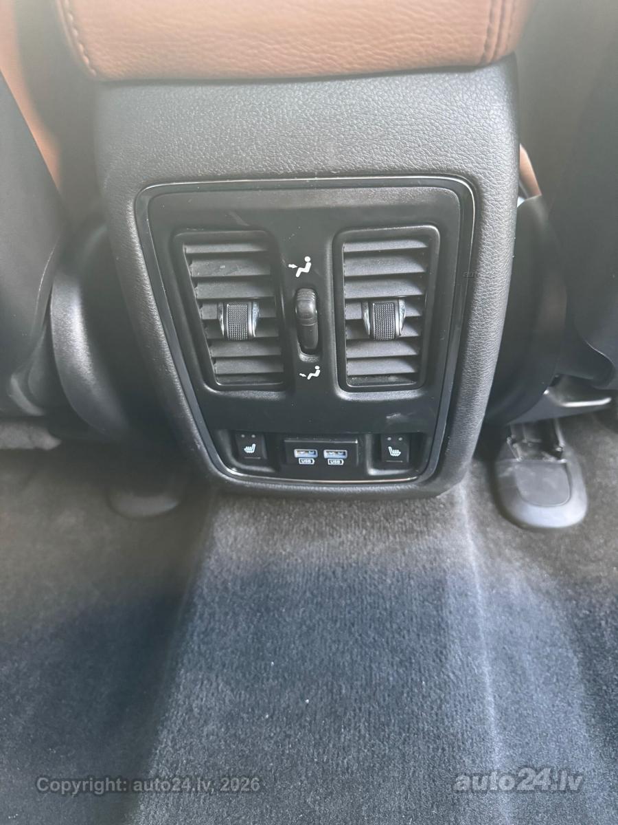 Balts Jeep Grand Cherokee 2016 Tallina, ar dzinēja tilpumu 3.00 L un nobraukumu 183 tūkst. km par 17900 €, foto 27 vietnē AUTOMOTO.COM.LV