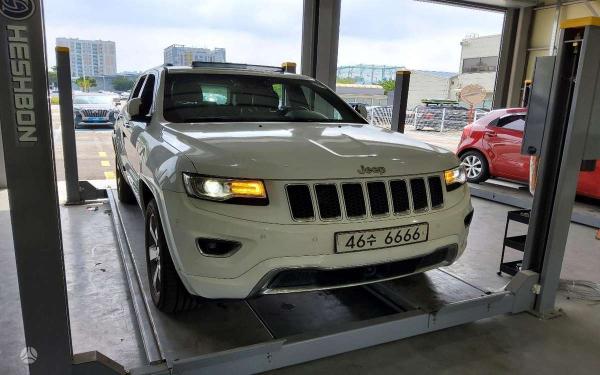 Jeep Grand Cherokee 2016 in Kaunas on AUTOMOTO.COM.LV White Jeep Grand Cherokee 2016 in Kaunas, with an engine capacity of 2.99 L and mileage of 121 thousand km for 14700 €, photo 1 on AUTOMOTO.COM.LV