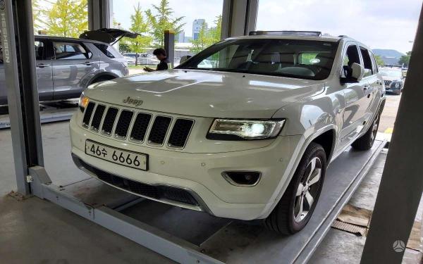 White Jeep Grand Cherokee 2016 in Kaunas, with an engine capacity of 2.99 L and mileage of 121 thousand km for 14700 €, photo 3 on AUTOMOTO.COM.LV