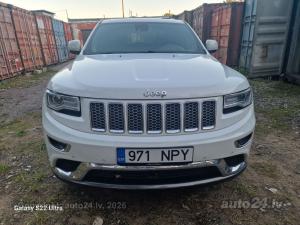 White Jeep Grand Cherokee 2016 in Tallinn, with an engine capacity of 3.00 L and mileage of 198 thousand km for 15000 €, photo 4 on AUTOMOTO.COM.LV