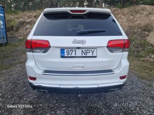 White Jeep Grand Cherokee 2016 in Tallinn, with an engine capacity of 3.00 L and mileage of 198 thousand km for 15000 €, photo 5 on AUTOMOTO.COM.LV