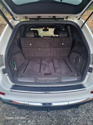 White Jeep Grand Cherokee 2016 in Tallinn, with an engine capacity of 3.00 L and mileage of 198 thousand km for 15000 €, photo 8 on AUTOMOTO.COM.LV