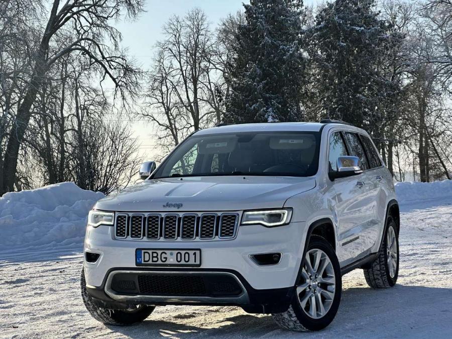 White Jeep Grand Cherokee 2017 in Vilnius, with an engine capacity of 3.60 L and mileage of 186 thousand km for 14999 €, photo 4 on AUTOMOTO.COM.LV