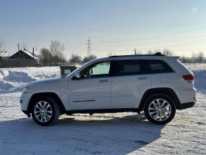 White Jeep Grand Cherokee 2017 in Vilnius, with an engine capacity of 3.60 L and mileage of 186 thousand km for 14999 €, photo 6 on AUTOMOTO.COM.LV