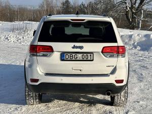 White Jeep Grand Cherokee 2017 in Vilnius, with an engine capacity of 3.60 L and mileage of 186 thousand km for 14999 €, photo 9 on AUTOMOTO.COM.LV