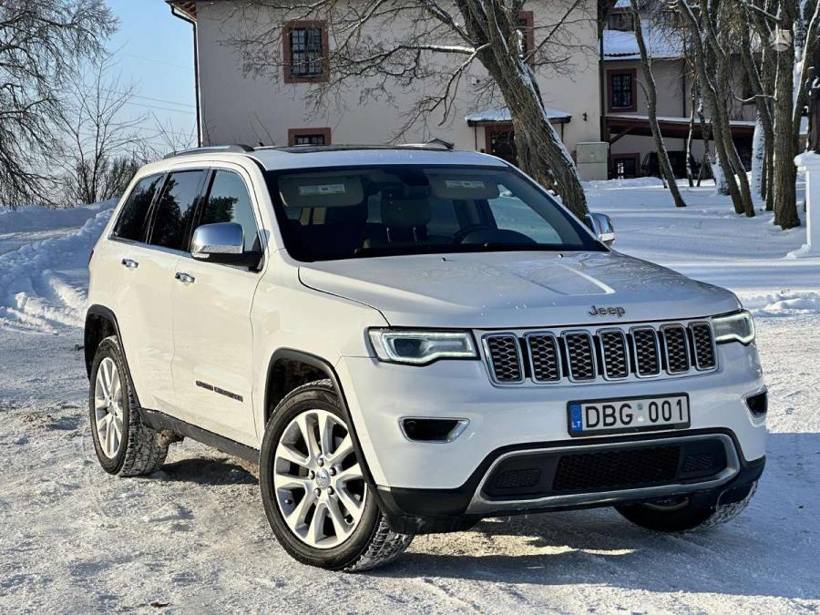 White Jeep Grand Cherokee 2017 in Vilnius, with an engine capacity of 3.60 L and mileage of 186 thousand km for 14999 €, photo 13 on AUTOMOTO.COM.LV