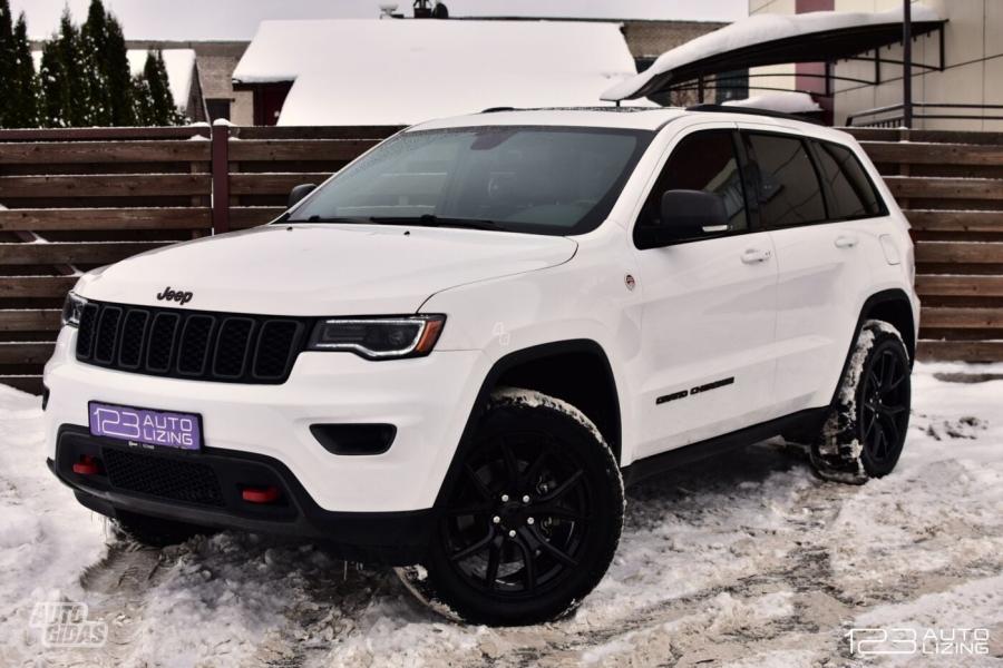 Balts Jeep Grand Cherokee 2017 Kretinga, ar dzinēja tilpumu 5.70 L un nobraukumu 170 tūkst. km par 19999 €, foto 1 vietnē AUTOMOTO.COM.LV