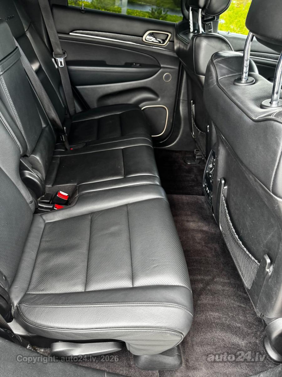 Balts Jeep Grand Cherokee 2017 Tallina, ar dzinēja tilpumu 3.00 L un nobraukumu 172 tūkst. km par 20999 €, foto 7 vietnē AUTOMOTO.COM.LV
