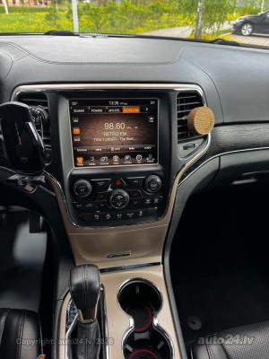 Balts Jeep Grand Cherokee 2017 Tallina, ar dzinēja tilpumu 3.00 L un nobraukumu 172 tūkst. km par 20999 €, foto 8 vietnē AUTOMOTO.COM.LV