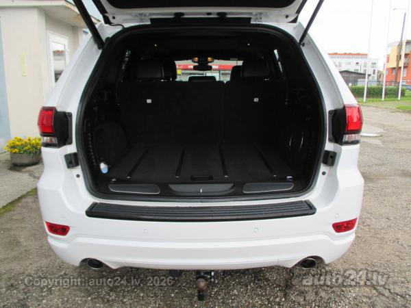 Balts Jeep Grand Cherokee 2017 Tartu, ar dzinēja tilpumu 3.00 L un nobraukumu 247 tūkst. km par 13990 €, foto 4 vietnē AUTOMOTO.COM.LV