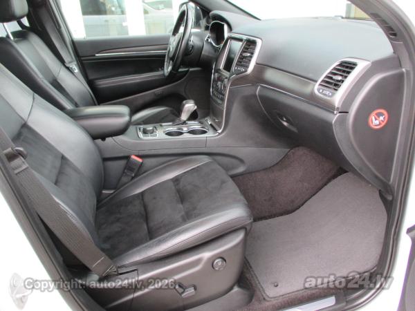 Balts Jeep Grand Cherokee 2017 Tartu, ar dzinēja tilpumu 3.00 L un nobraukumu 247 tūkst. km par 13990 €, foto 7 vietnē AUTOMOTO.COM.LV