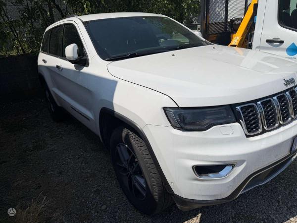 Balts Jeep Grand Cherokee 2017 Vilkaviškis, ar dzinēja tilpumu 3.00 L un nobraukumu 155 tūkst. km par 7999 €, foto 1 vietnē AUTOMOTO.COM.LV