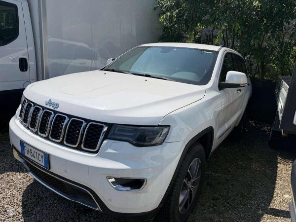 Balts Jeep Grand Cherokee 2017 Vilkaviškis, ar dzinēja tilpumu 3.00 L un nobraukumu 155 tūkst. km par 7999 €, foto 2 vietnē AUTOMOTO.COM.LV