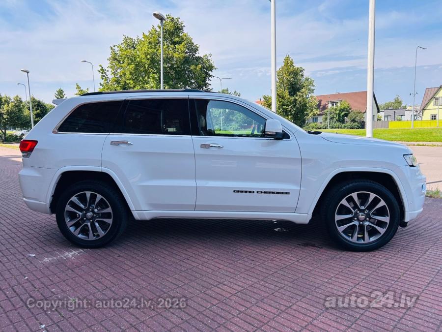 Balts Jeep Grand Cherokee 2017 Tallina, ar dzinēja tilpumu 3.00 L un nobraukumu 194 tūkst. km par 16950 €, foto 4 vietnē AUTOMOTO.COM.LV