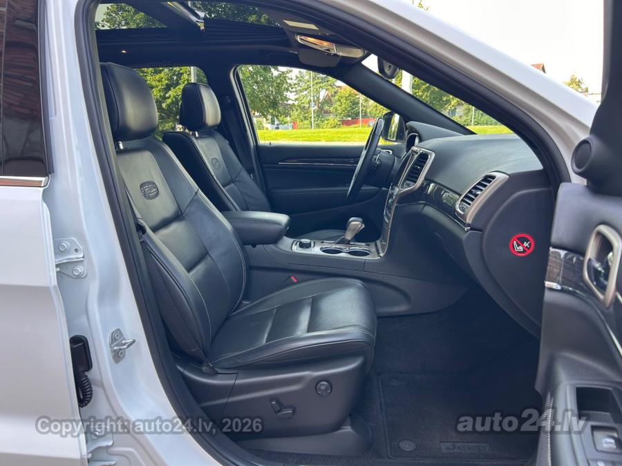 Balts Jeep Grand Cherokee 2017 Tallina, ar dzinēja tilpumu 3.00 L un nobraukumu 194 tūkst. km par 16950 €, foto 9 vietnē AUTOMOTO.COM.LV