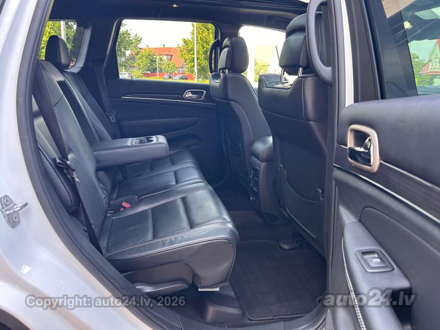 Balts Jeep Grand Cherokee 2017 Tallina, ar dzinēja tilpumu 3.00 L un nobraukumu 194 tūkst. km par 16950 €, foto 10 vietnē AUTOMOTO.COM.LV