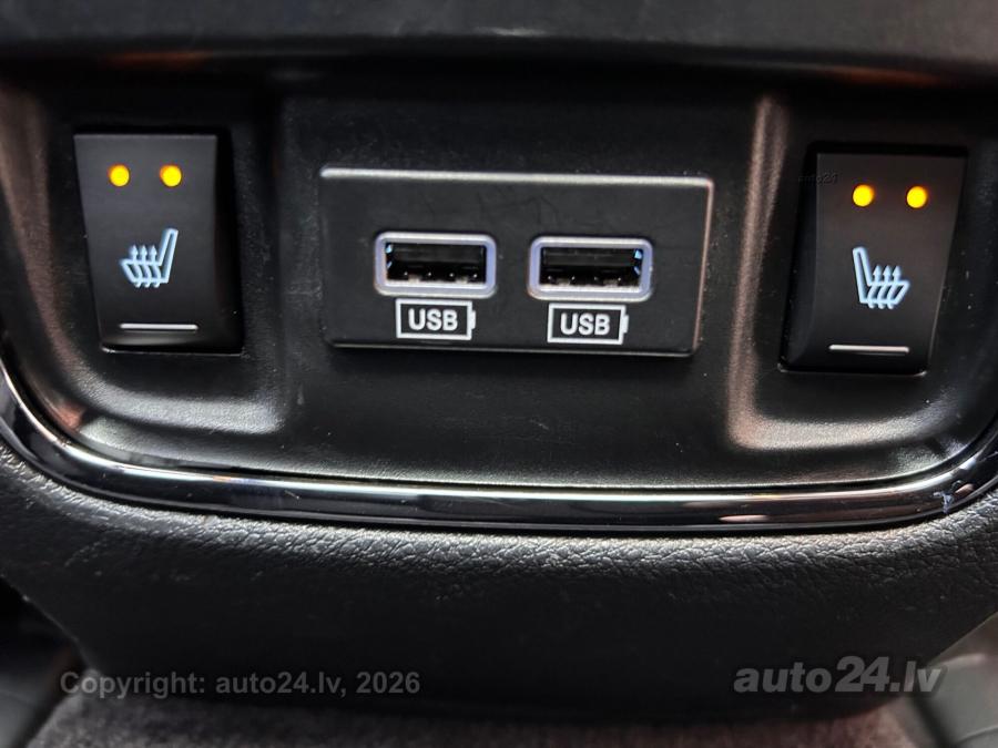 Balts Jeep Grand Cherokee 2017 Tallina, ar dzinēja tilpumu 3.00 L un nobraukumu 194 tūkst. km par 16950 €, foto 12 vietnē AUTOMOTO.COM.LV