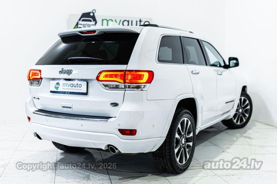 White Jeep Grand Cherokee 2017 in Tallinn, with an engine capacity of 3.00 L and mileage of 193 thousand km for 16990 €, photo 9 on AUTOMOTO.COM.LV