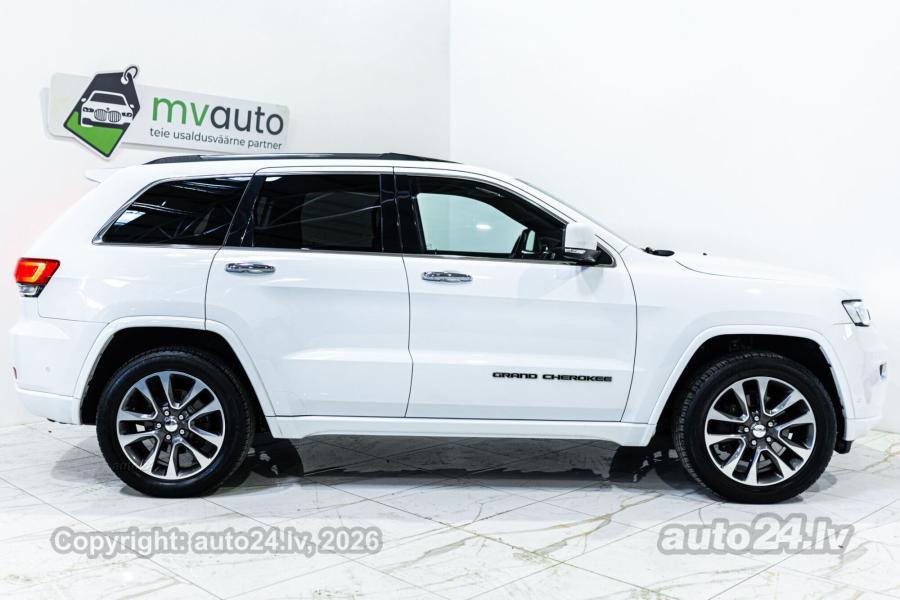 White Jeep Grand Cherokee 2017 in Tallinn, with an engine capacity of 3.00 L and mileage of 193 thousand km for 16990 €, photo 11 on AUTOMOTO.COM.LV