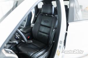 White Jeep Grand Cherokee 2017 in Tallinn, with an engine capacity of 3.00 L and mileage of 193 thousand km for 16990 €, photo 15 on AUTOMOTO.COM.LV