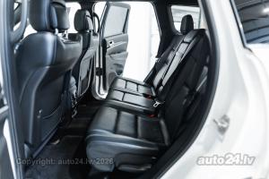White Jeep Grand Cherokee 2017 in Tallinn, with an engine capacity of 3.00 L and mileage of 193 thousand km for 16990 €, photo 20 on AUTOMOTO.COM.LV