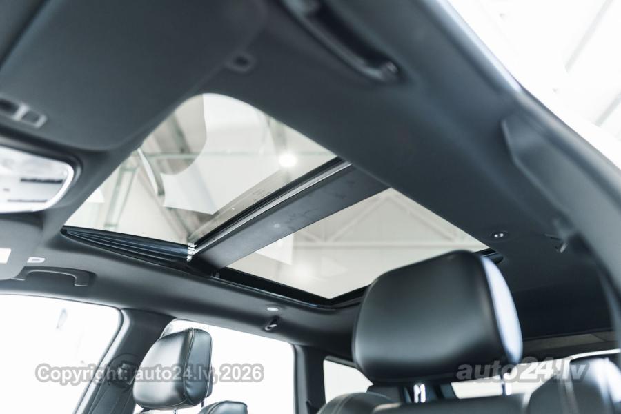 White Jeep Grand Cherokee 2017 in Tallinn, with an engine capacity of 3.00 L and mileage of 193 thousand km for 16990 €, photo 23 on AUTOMOTO.COM.LV