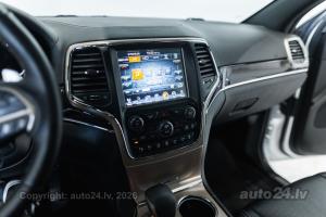 White Jeep Grand Cherokee 2017 in Tallinn, with an engine capacity of 3.00 L and mileage of 193 thousand km for 16990 €, photo 27 on AUTOMOTO.COM.LV