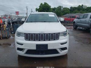 White Jeep Grand Cherokee 2017 in Klaipeda, with an engine capacity of 3.60 L and mileage of 220 thousand km for 10500 €, photo 3 on AUTOMOTO.COM.LV