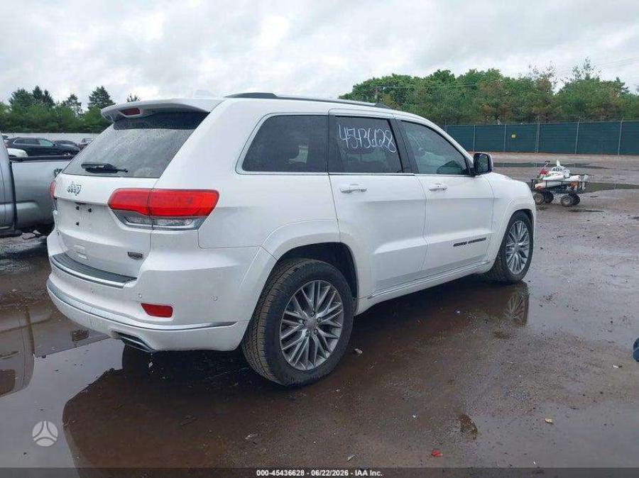 White Jeep Grand Cherokee 2017 in Klaipeda, with an engine capacity of 3.60 L and mileage of 220 thousand km for 10500 €, photo 4 on AUTOMOTO.COM.LV