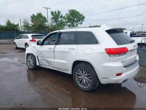 White Jeep Grand Cherokee 2017 in Klaipeda, with an engine capacity of 3.60 L and mileage of 220 thousand km for 10500 €, photo 7 on AUTOMOTO.COM.LV