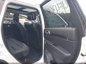 White Jeep Grand Cherokee 2017 in Klaipeda, with an engine capacity of 3.60 L and mileage of 220 thousand km for 10500 €, photo 10 on AUTOMOTO.COM.LV
