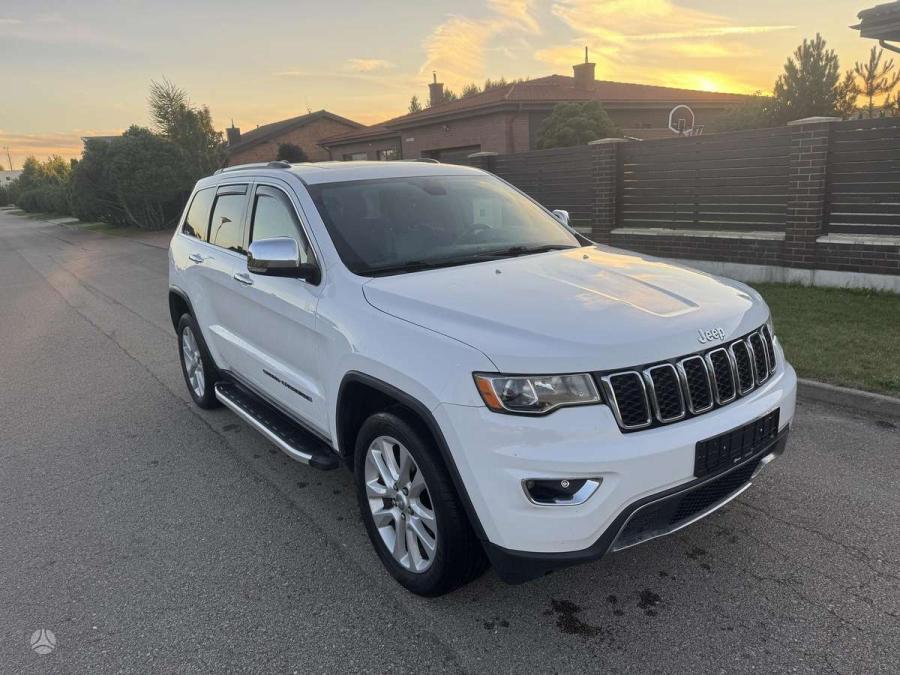 White Jeep Grand Cherokee 2017 in Klaipeda, with an engine capacity of 3.60 L and mileage of 175 thousand km for 15200 €, photo 3 on AUTOMOTO.COM.LV