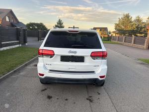 White Jeep Grand Cherokee 2017 in Klaipeda, with an engine capacity of 3.60 L and mileage of 175 thousand km for 15200 €, photo 7 on AUTOMOTO.COM.LV
