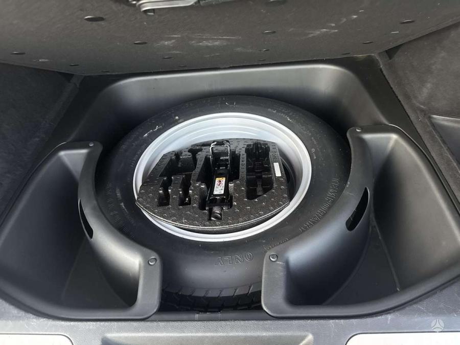 White Jeep Grand Cherokee 2017 in Klaipeda, with an engine capacity of 3.60 L and mileage of 175 thousand km for 15200 €, photo 14 on AUTOMOTO.COM.LV