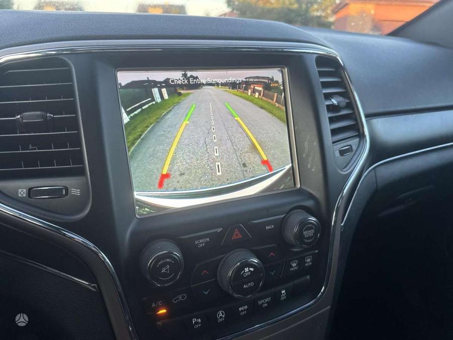 White Jeep Grand Cherokee 2017 in Klaipeda, with an engine capacity of 3.60 L and mileage of 175 thousand km for 15200 €, photo 19 on AUTOMOTO.COM.LV