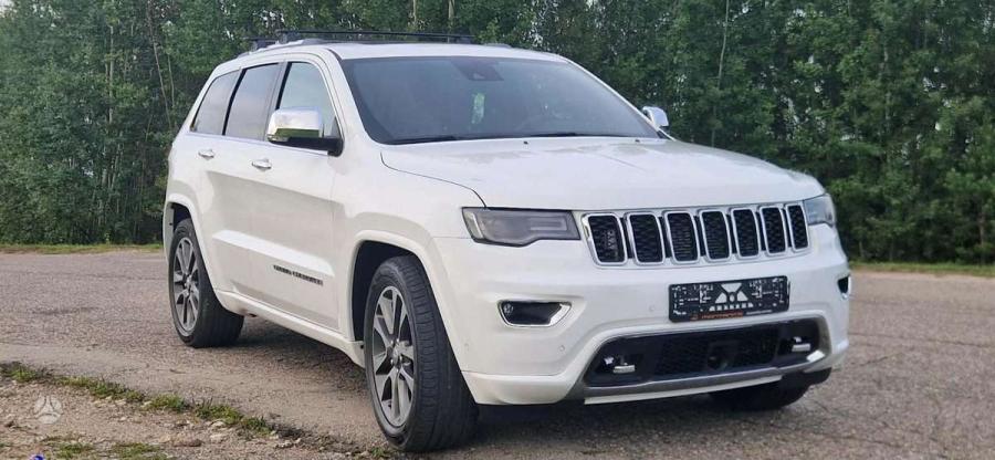 Balts Jeep Grand Cherokee 2017 Šauļi, ar dzinēja tilpumu 5.65 L un nobraukumu 230 tūkst. km par 18000 €, foto 12 vietnē AUTOMOTO.COM.LV