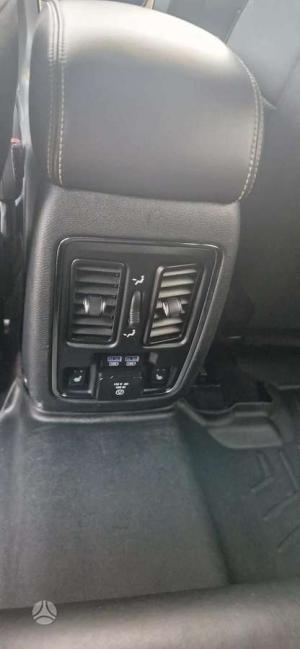 Balts Jeep Grand Cherokee 2017 Šauļi, ar dzinēja tilpumu 5.65 L un nobraukumu 230 tūkst. km par 18000 €, foto 16 vietnē AUTOMOTO.COM.LV