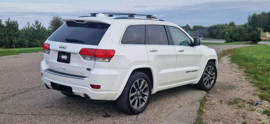 Balts Jeep Grand Cherokee 2017 Šauļi, ar dzinēja tilpumu 5.65 L un nobraukumu 230 tūkst. km par 18000 €, foto 18 vietnē AUTOMOTO.COM.LV