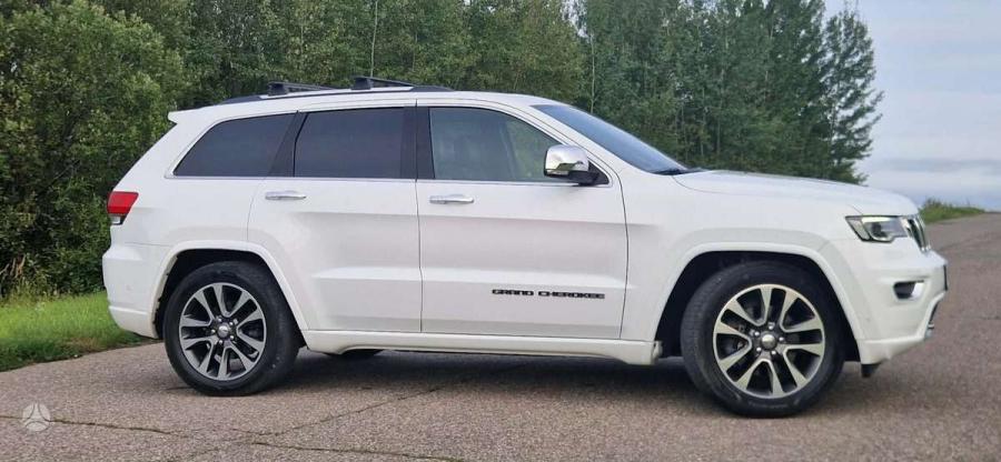 Balts Jeep Grand Cherokee 2017 Šauļi, ar dzinēja tilpumu 5.65 L un nobraukumu 230 tūkst. km par 18000 €, foto 20 vietnē AUTOMOTO.COM.LV
