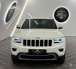 White Jeep Grand Cherokee 2017 in Marijampole, with an engine capacity of 2.99 L and mileage of 218 thousand km for 14400 €, photo 23 on AUTOMOTO.COM.LV