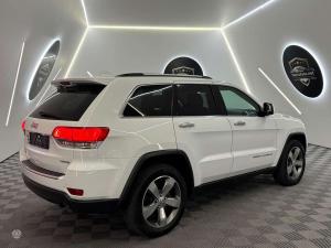 White Jeep Grand Cherokee 2017 in Marijampole, with an engine capacity of 2.99 L and mileage of 218 thousand km for 14400 €, photo 24 on AUTOMOTO.COM.LV