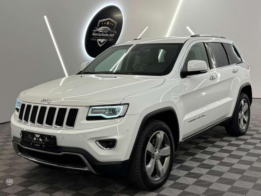 White Jeep Grand Cherokee 2017 in Marijampole, with an engine capacity of 2.99 L and mileage of 218 thousand km for 14400 €, photo 25 on AUTOMOTO.COM.LV