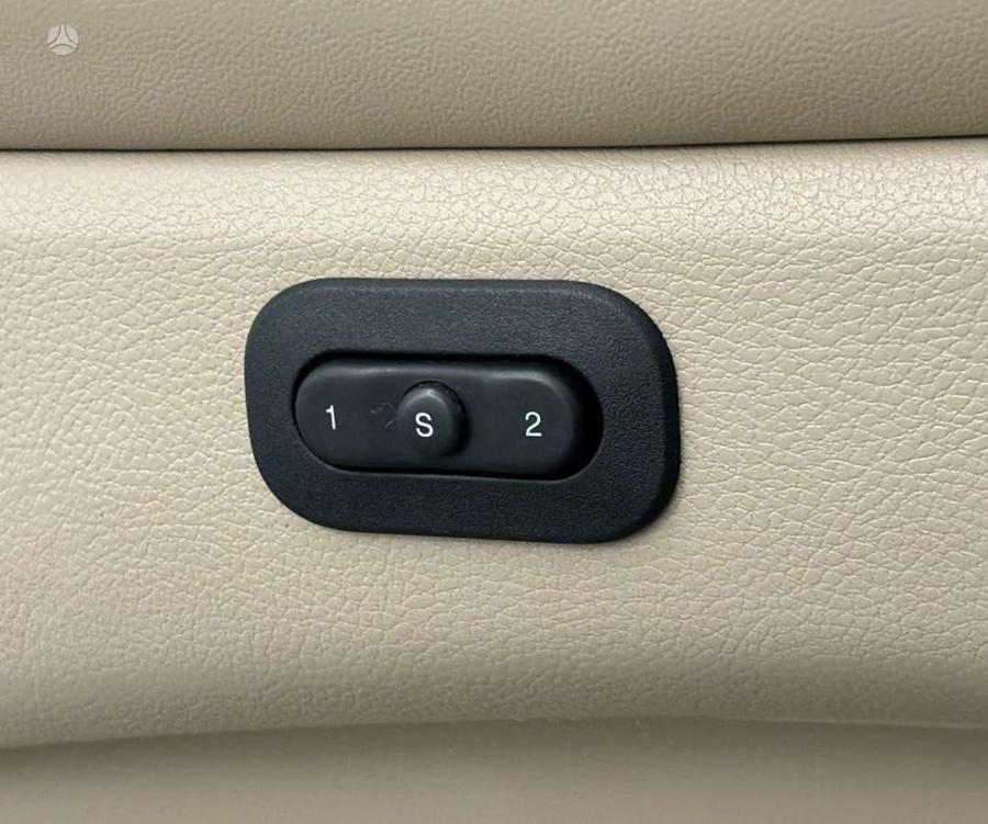 White Jeep Grand Cherokee 2017 in Marijampole, with an engine capacity of 2.99 L and mileage of 218 thousand km for 14400 €, photo 34 on AUTOMOTO.COM.LV