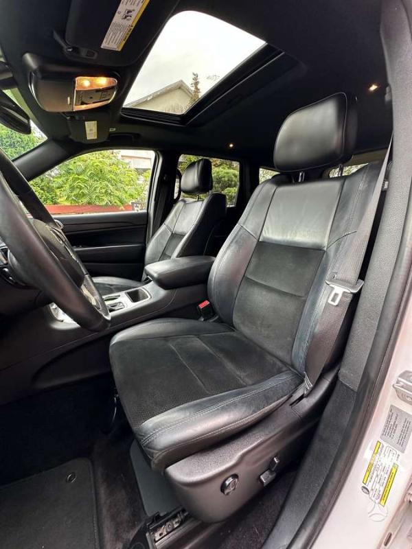 Balts Jeep Grand Cherokee 2017 Šauļi, ar dzinēja tilpumu 3.60 L un nobraukumu 256 tūkst. km par 9500 €, foto 10 vietnē AUTOMOTO.COM.LV