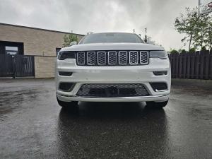 Balts Jeep Grand Cherokee 2017 Viļņa, ar dzinēja tilpumu 5.65 L un nobraukumu 200 tūkst. km par 18900 €, foto 3 vietnē AUTOMOTO.COM.LV